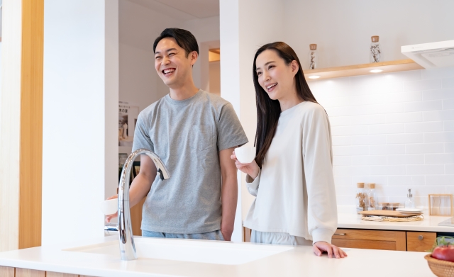 同棲の初期費用は最低いくら？二人暮らしの初期費用をシミュレーション！ - 【公式】敷金・礼金・仲介手数料無料のハイグレード賃貸信和シリーズ